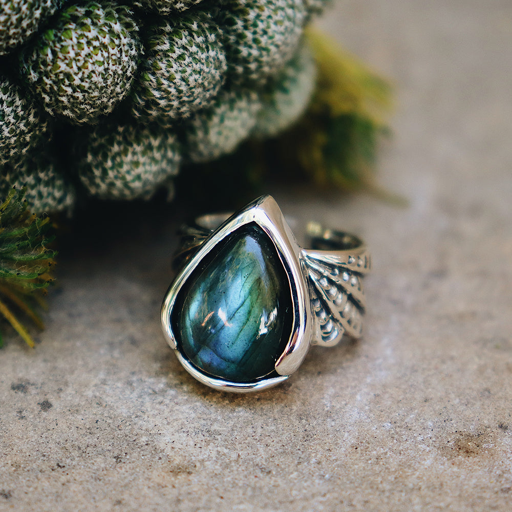 Winged Ring || labradorite - Bahgsu