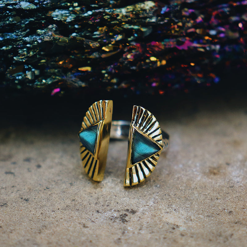 Shape Shift Ring || Labradorite - Bahgsu Jewels